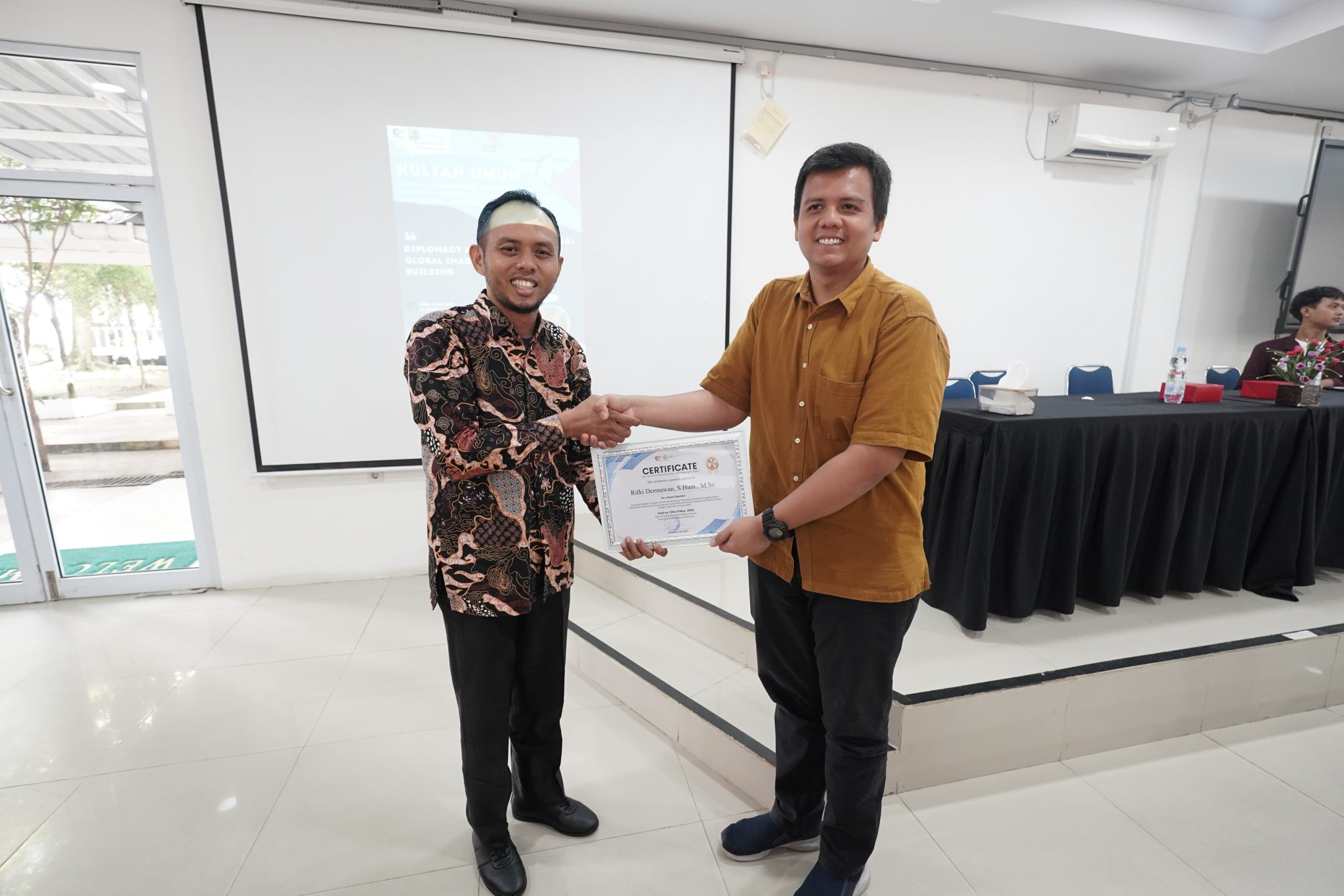 HI UNAND – Crafting Alternative for a Better Future
